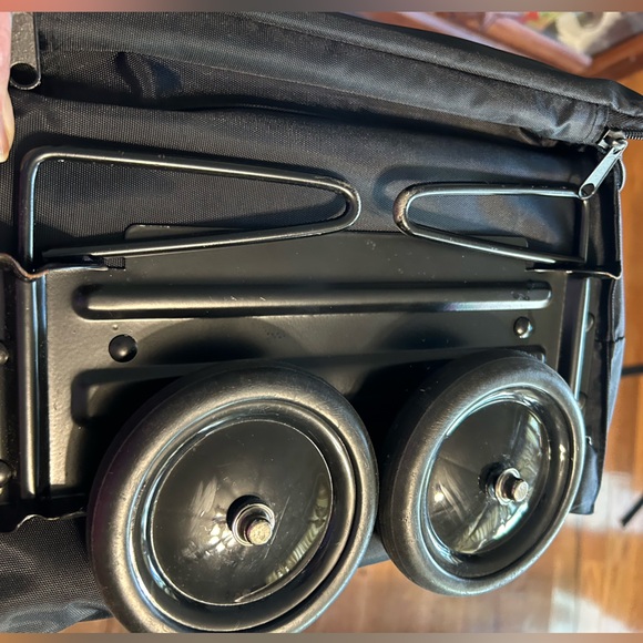 Bags | Convenient Expandable Bag Goes From A Flat Square To A Standup ...